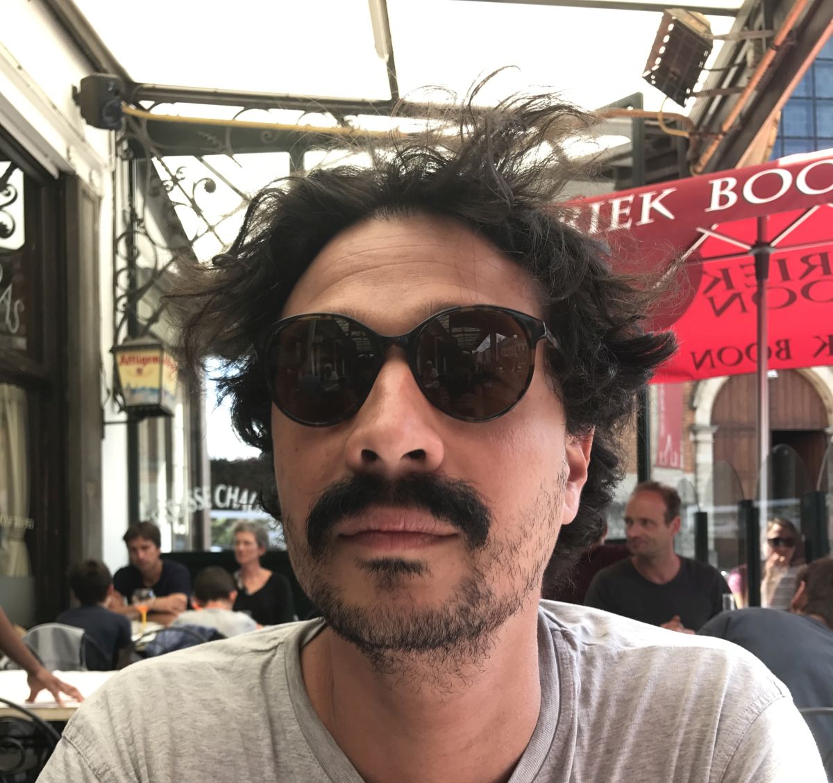 Gonzalo Fernandez over Tom Adelaar - Filmkrant